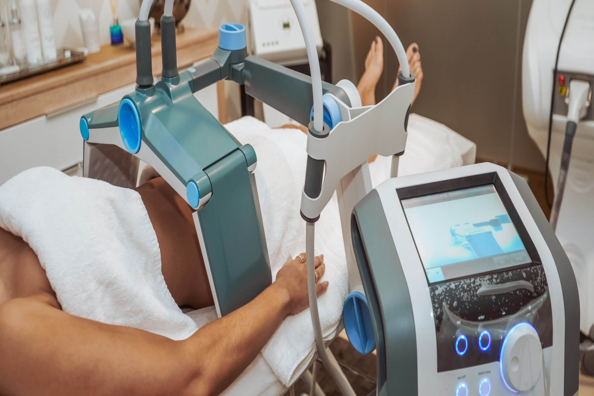 Vanquish Fat Removal: Noninvasive Radiofrequency Treatment – Fat Procedures